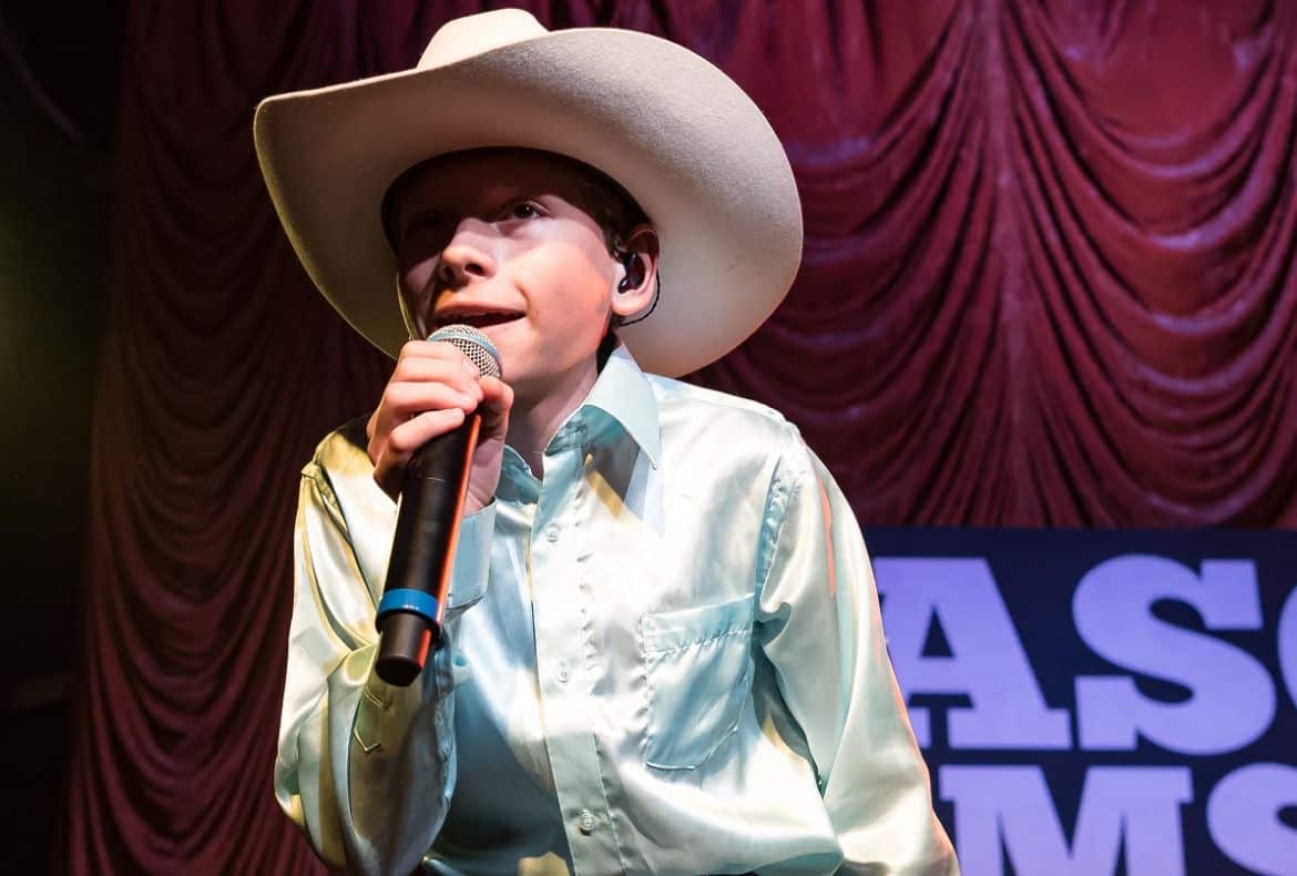 See Photos From Mason Ramsey's How's Ur Girl & How's Ur Family Tour Pt ...