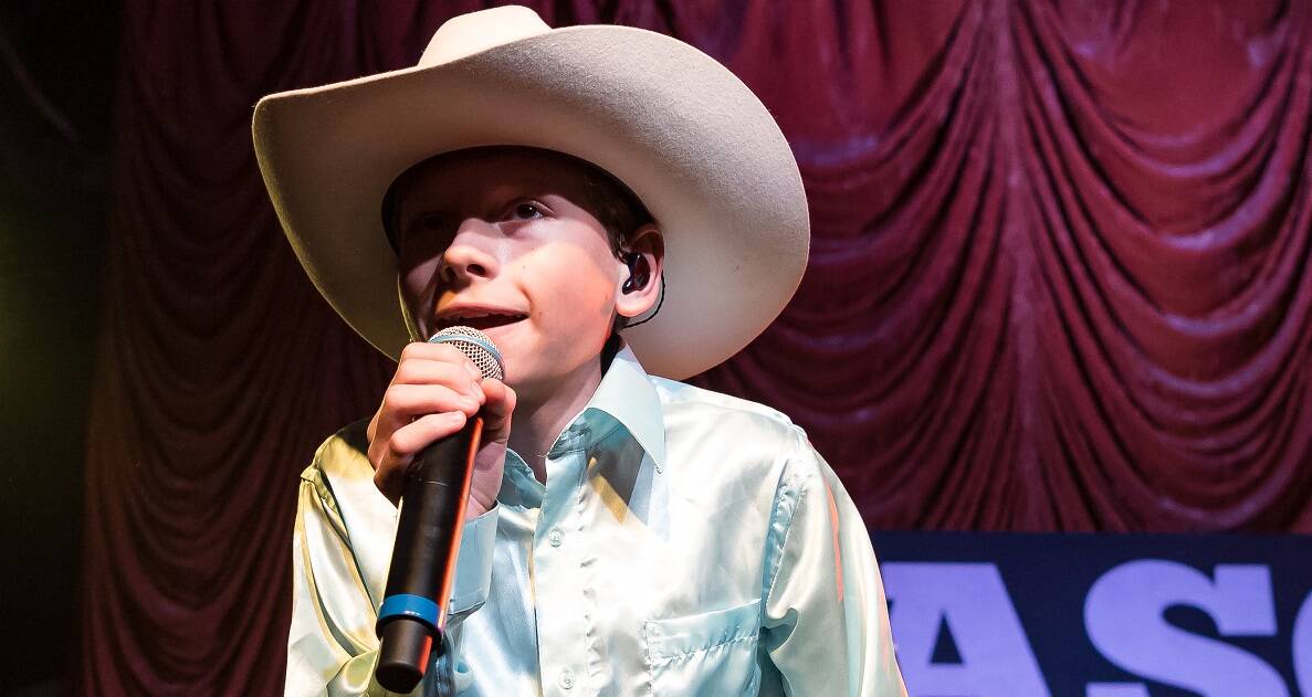 See Photos From Mason Ramsey's How's Ur Girl & How's Ur Family Tour Pt ...