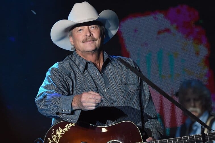 BREAKING: Alan Jackson Postpones Final Weekend Of 'Last Call' Tour Due ...