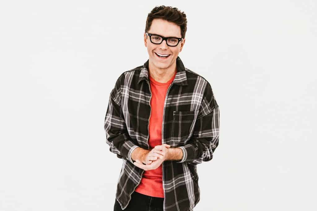 Bobby Bones Weds Caitlin Parker In Stunning Backyard Ceremony - Country Now