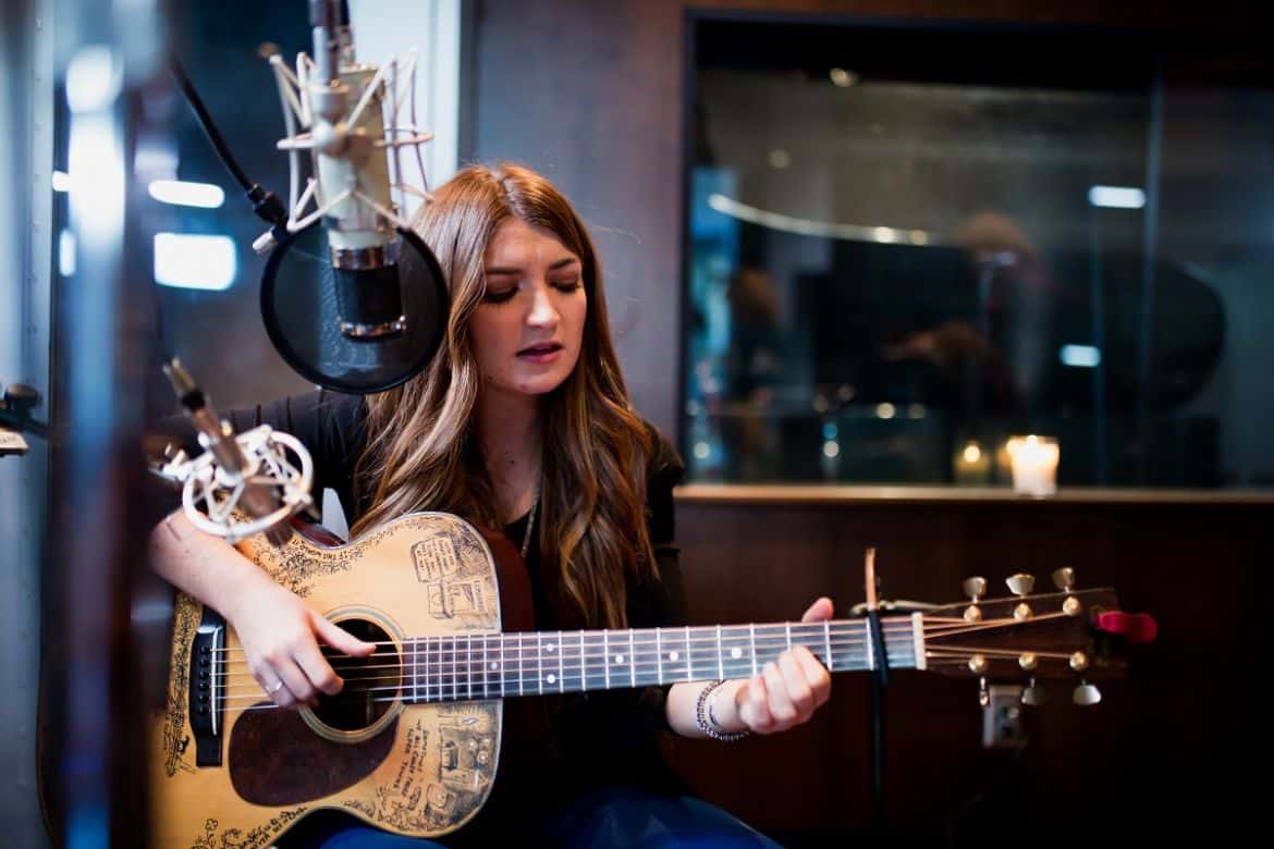 Tenille Townes Celebrates Women in the FFA with New Song and Video ...