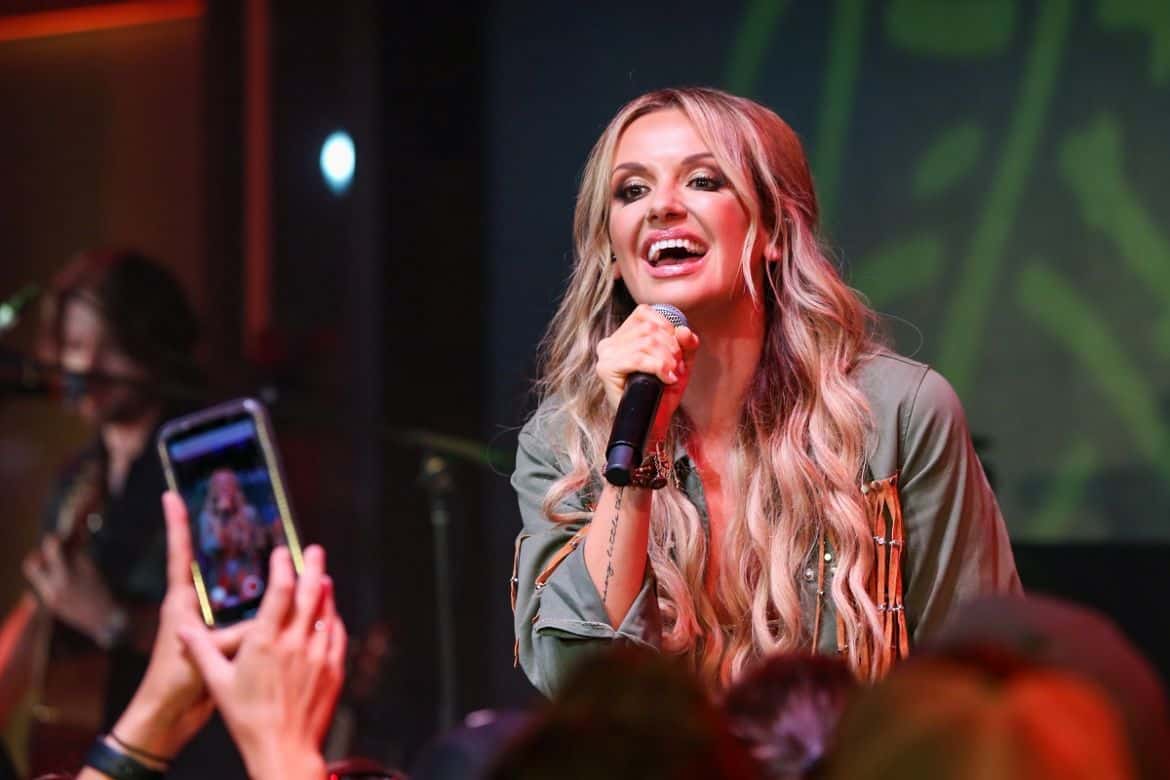 Carly Pearce Tearfully Debuts Emotion-Filled New Song "Show Me Around ...