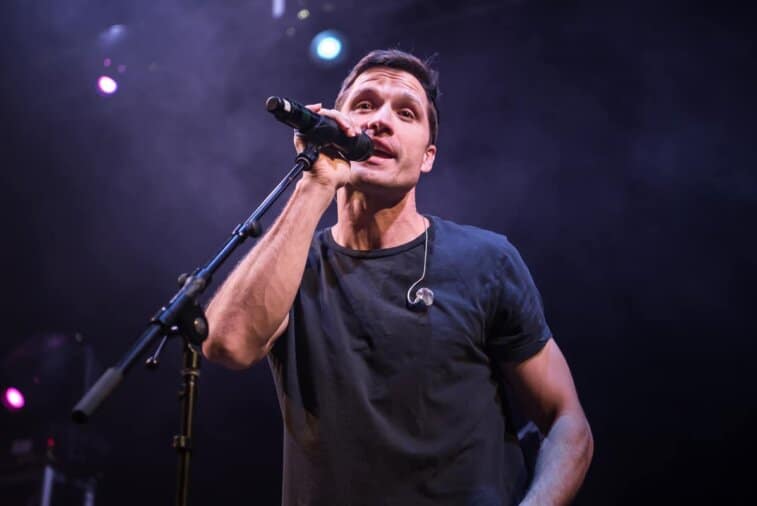 Walker Hayes Attracts Massive Crowd in Atlantic City - Country Now