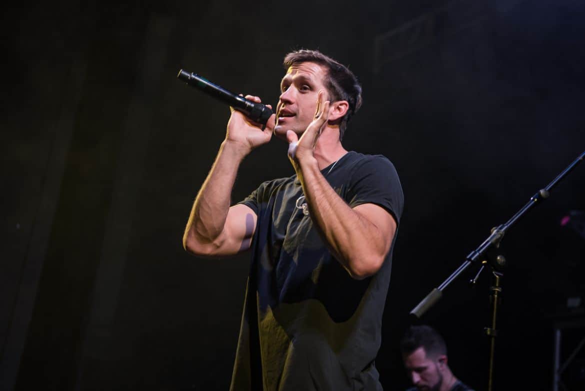 Walker Hayes Attracts Massive Crowd in Atlantic City - Country Now