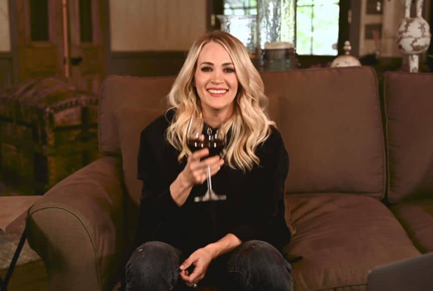 Carrie Underwood Powers Through 'Drinking Alone' From Her Couch During ...