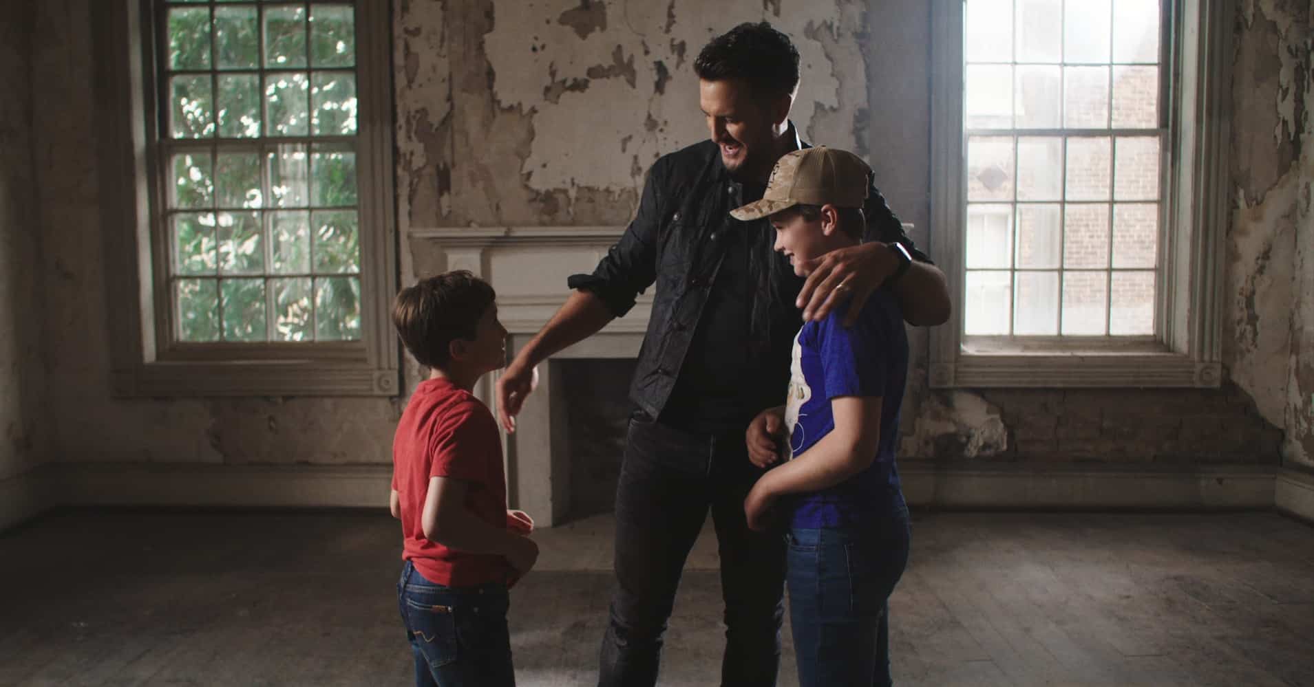Luke Bryan Debuts Tear-Jerking 'Build Me A Daddy' Song and Video ...
