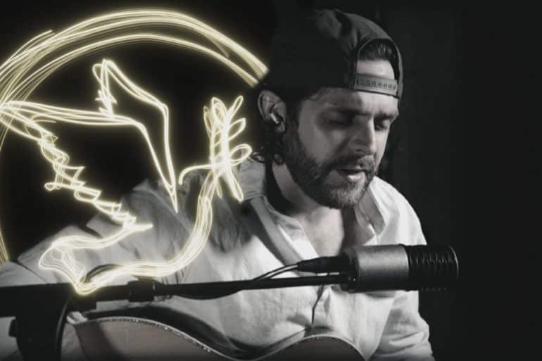 Thomas Rhett Shines A Light Through The Darkness with 'Be A Light' on ...