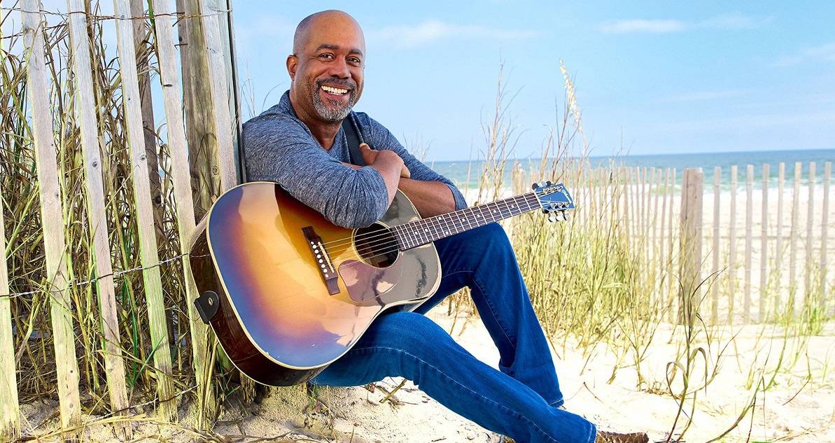 Darius Rucker Embraces the Carefree Lifestyle In 'Beers And Sunshine ...