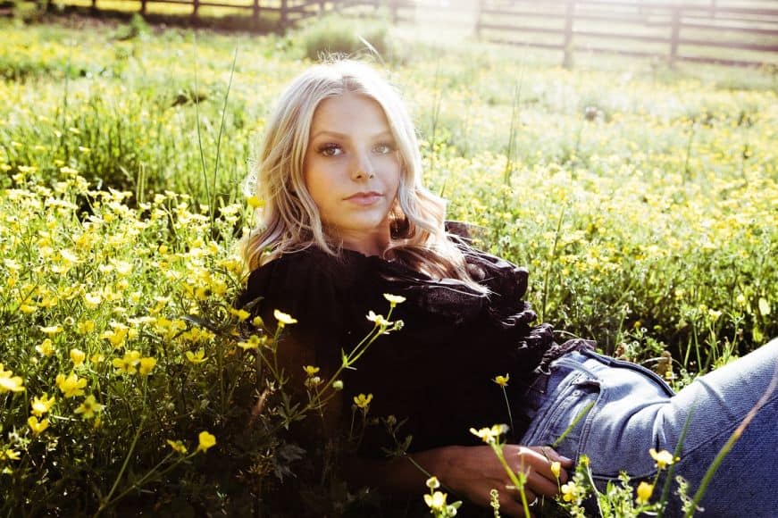 Exclusive Premiere: Carter Faith Shares Poignant New Single, 'Sinners ...