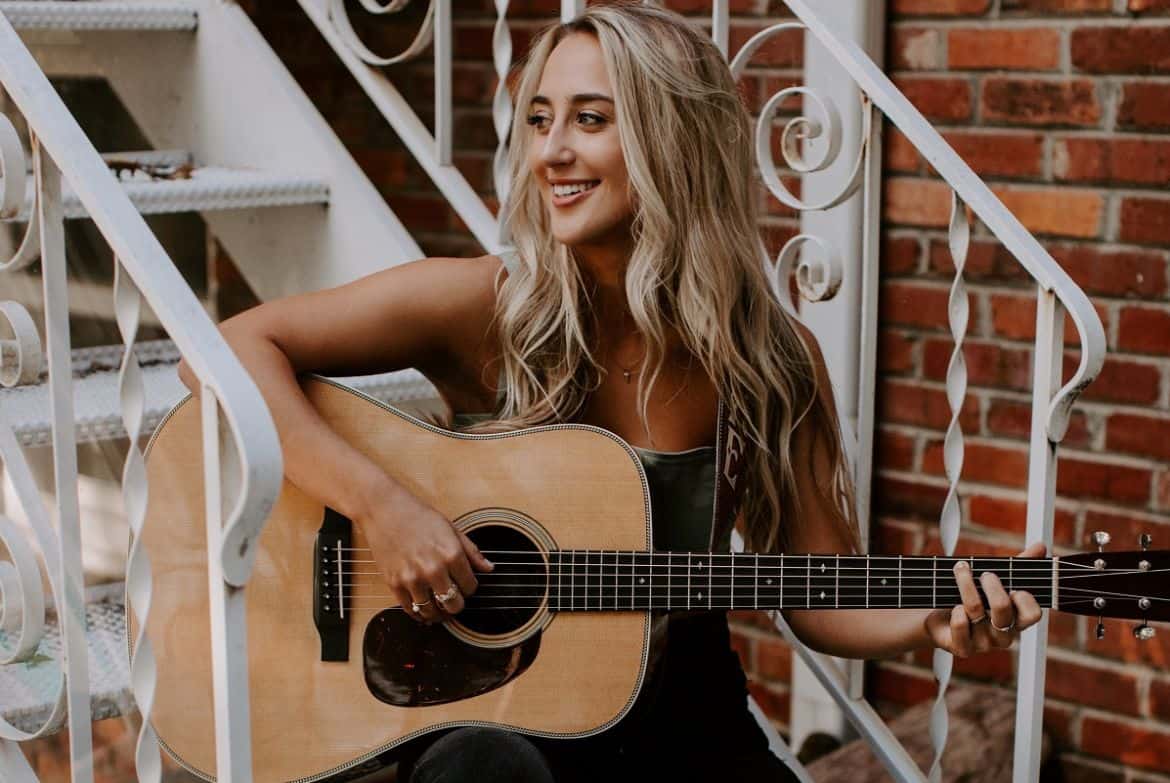 Exclusive Premiere: Ashley Cooke Debuts Touching 'Jealous Of The Sky ...