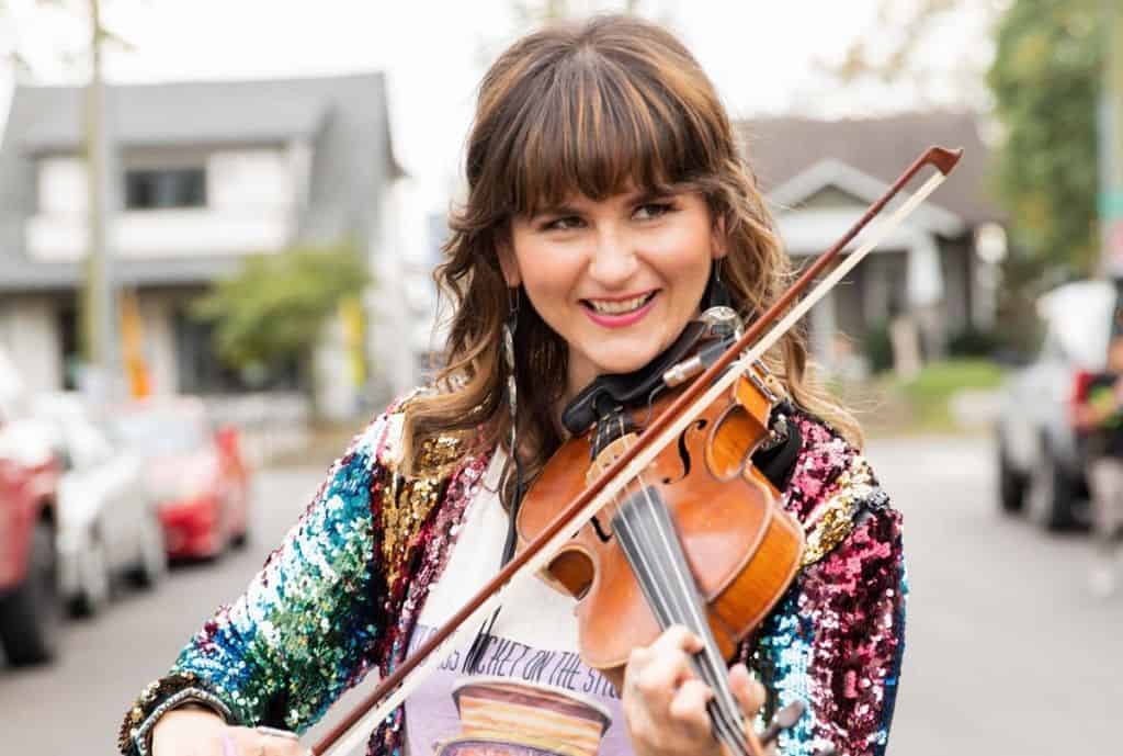 Jenee Fleenor Unable To Perform at CMA Awards After Testing Positive ...