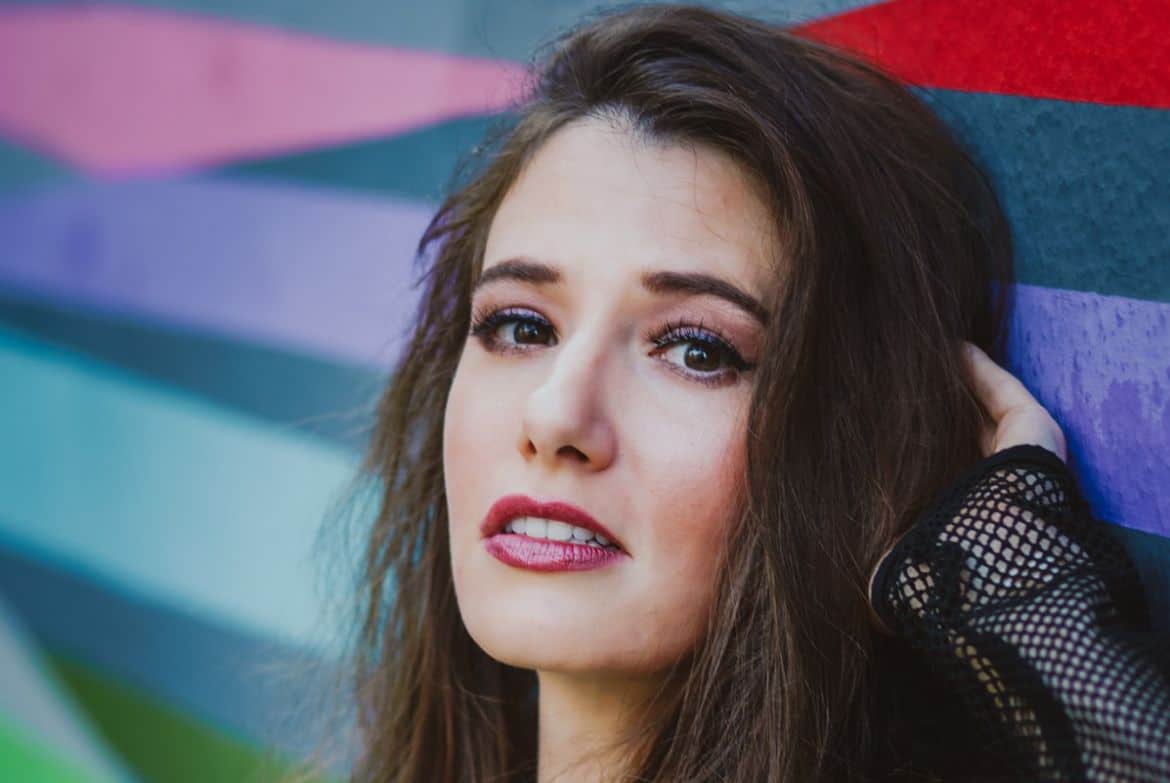 Exclusive Premiere: Kendal Conrad Shares 'Leader of the Pack ...