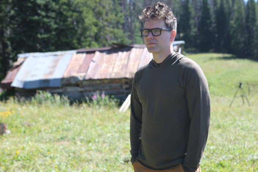 Bobby Bones Weds Caitlin Parker In Stunning Backyard Ceremony - Country Now