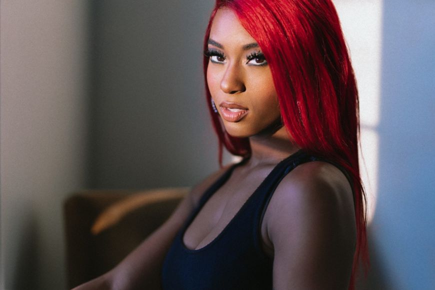 Meet Reyna Roberts: 5 Facts About the Rising Country Star - Country Now