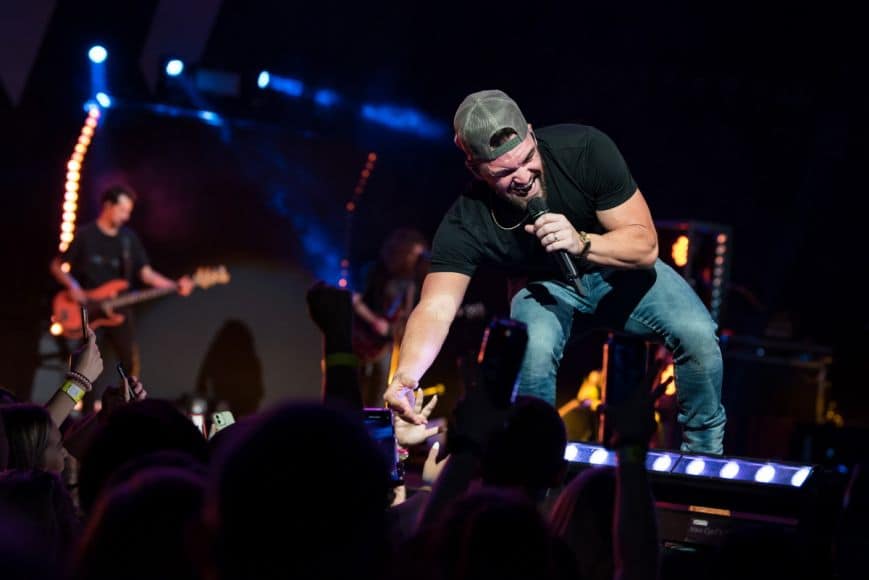 Luke Bryan Cements His Entertainer of the Year Status with Sold-Out ...