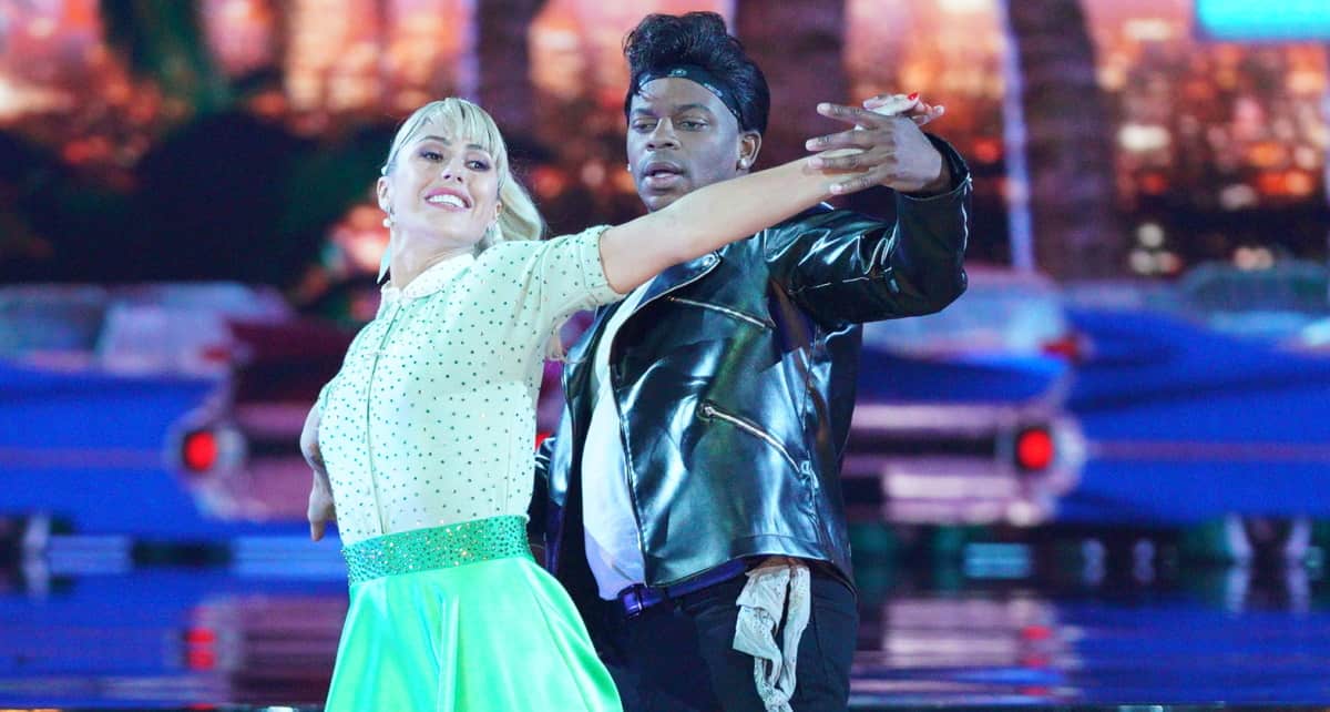 WATCH: Despite a Slip Up, Jimmie Allen's Foxtrot Wins Fans and Judges ...