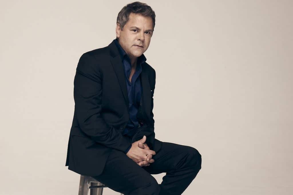 Steve Holy Returns with New Holiday Album, 'A Christmas To Remember ...