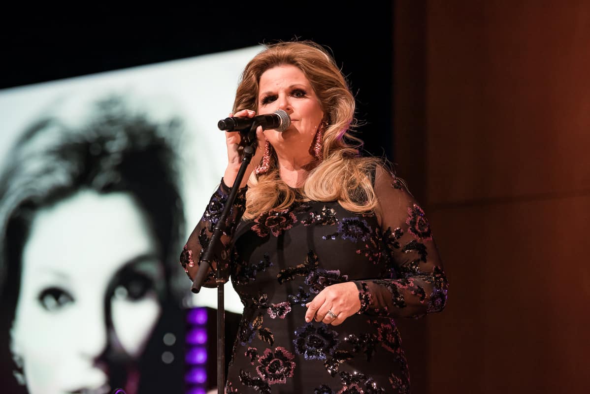 Nashville Songwriters Hall Of Fame Inducts Rhett Akins, Toby Keith ...