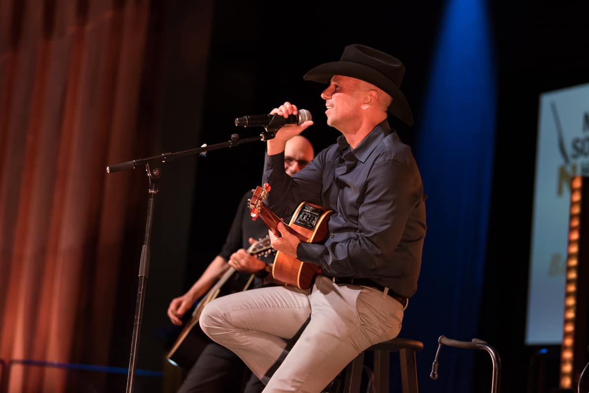 Nashville Songwriters Hall Of Fame Inducts Rhett Akins, Toby Keith ...