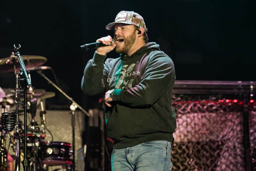See Photos of Morgan Wallen's Emotional Homecoming Concert at Country ...