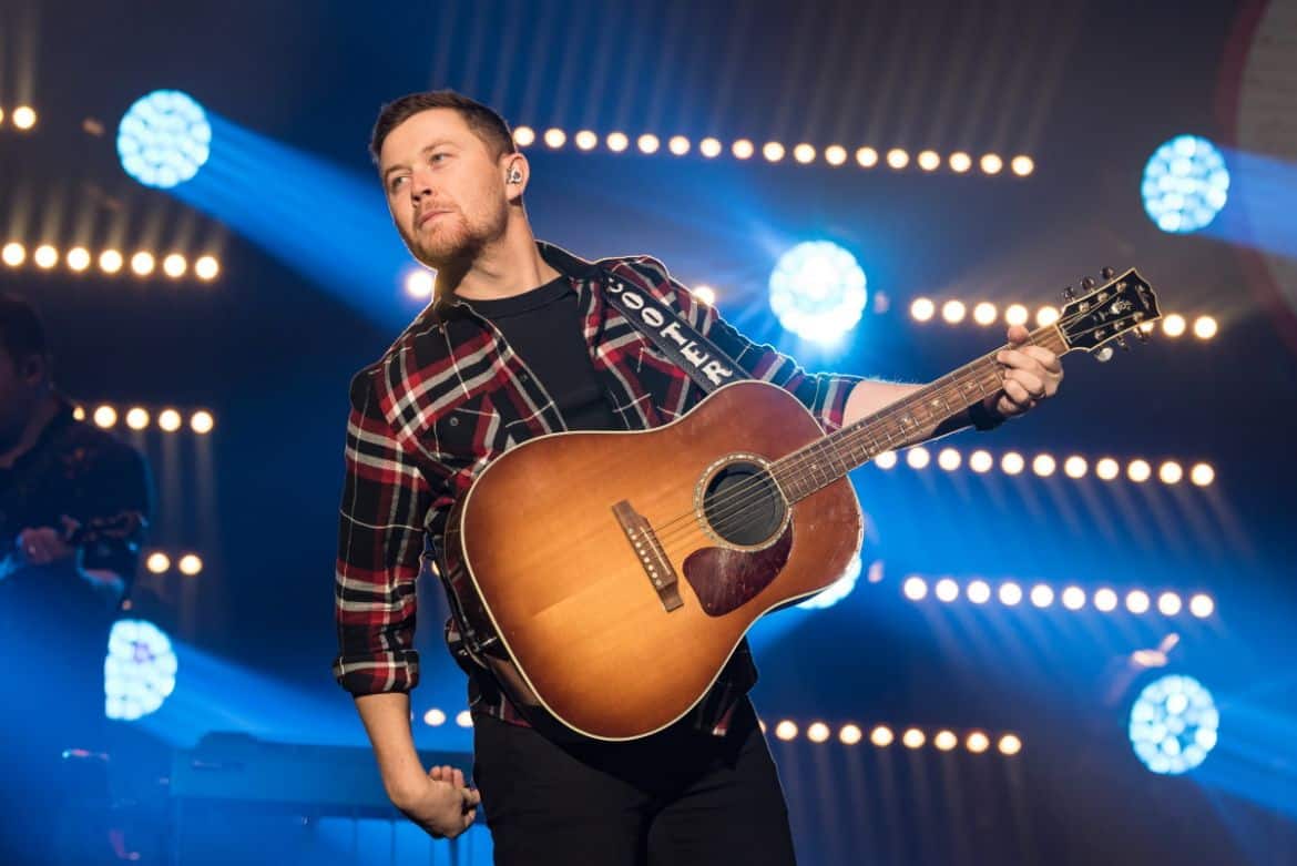 Scotty McCreery Celebrates Milestone Career Moment With His Family By ...