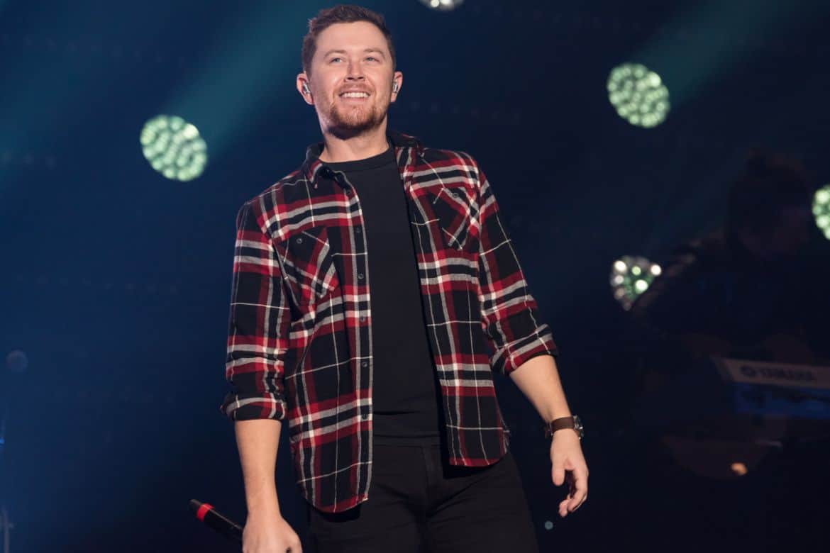 Scotty McCreery Celebrates Milestone Career Moment With His Family By ...