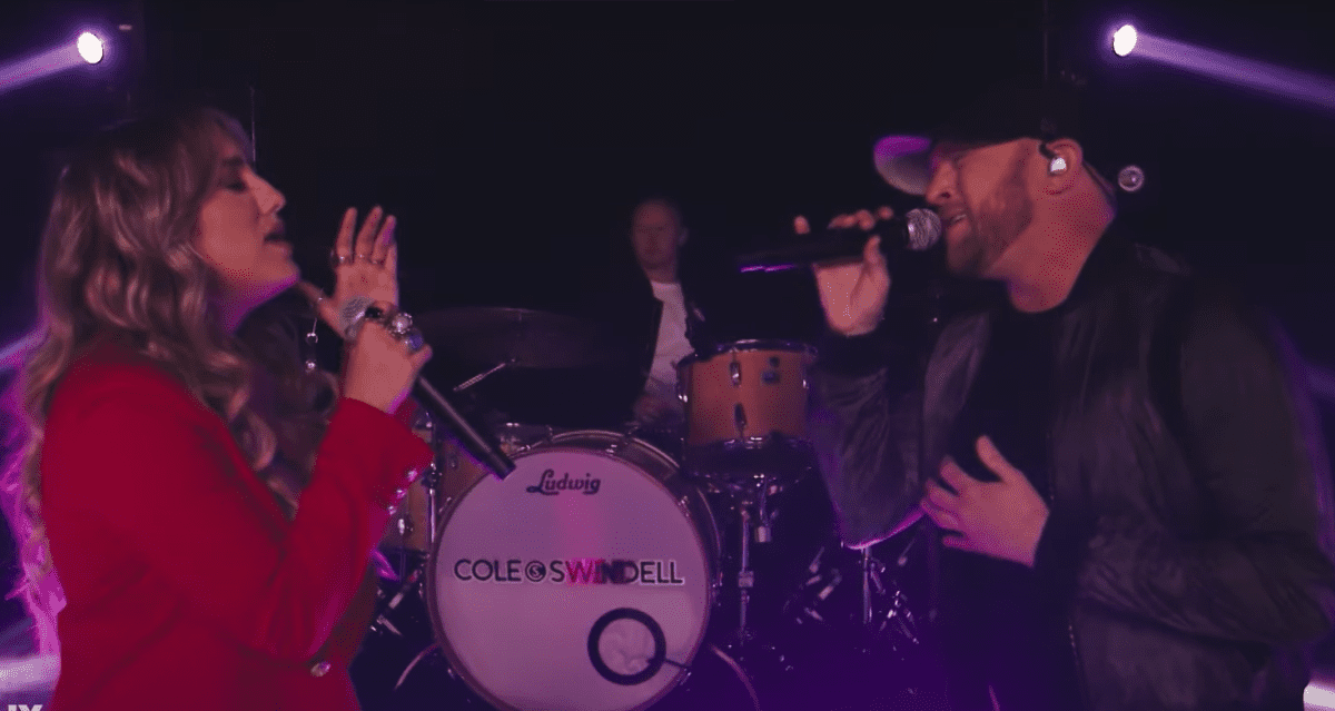 See Cole Swindell and Lainey Wilson's Electrifying 'Never Say Never ...