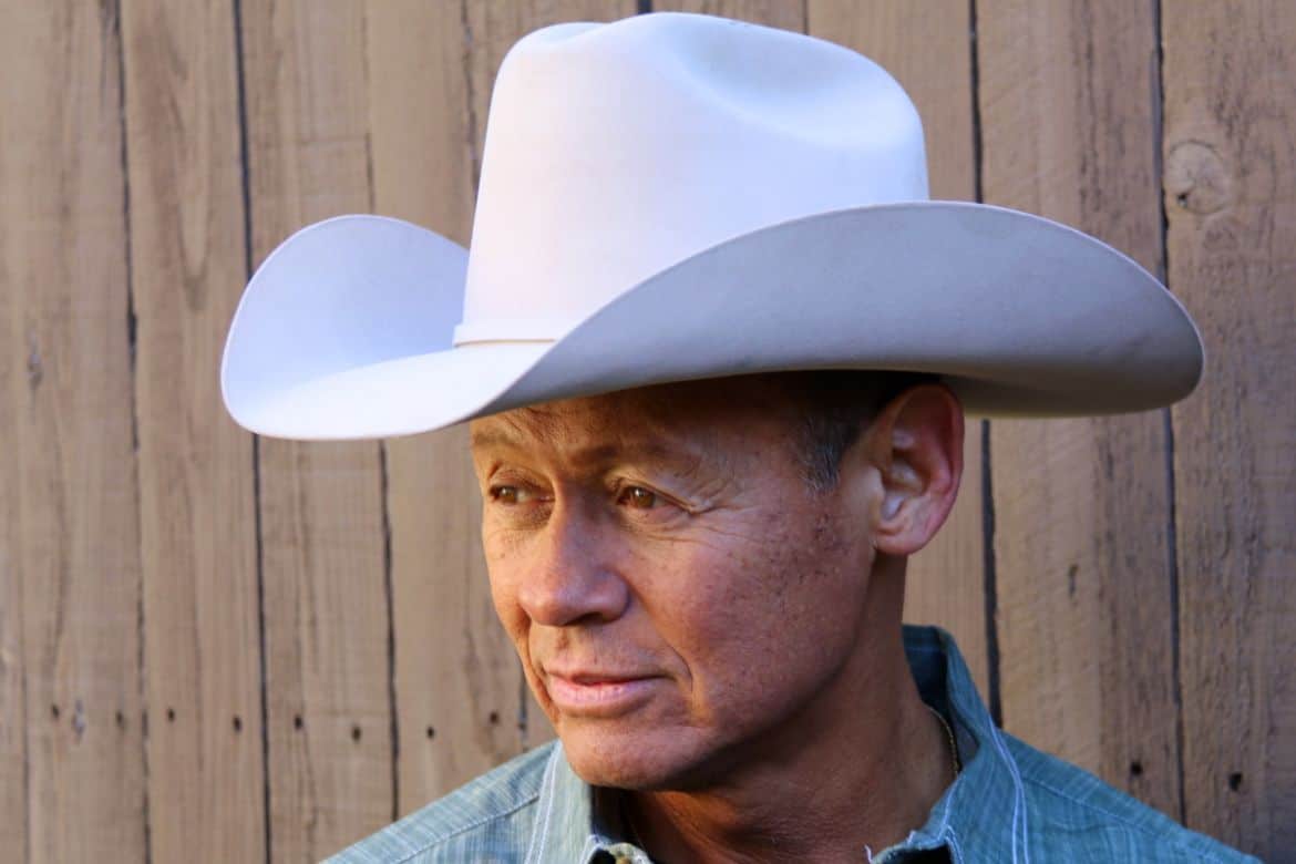 Neal McCoy Honors America By Reciting the Pledge of Allegiance for ...