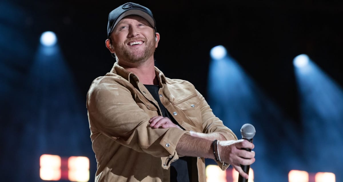Cole Swindell Blown Away As 'She Had Me At Heads Carolina' Hits No.1 ...