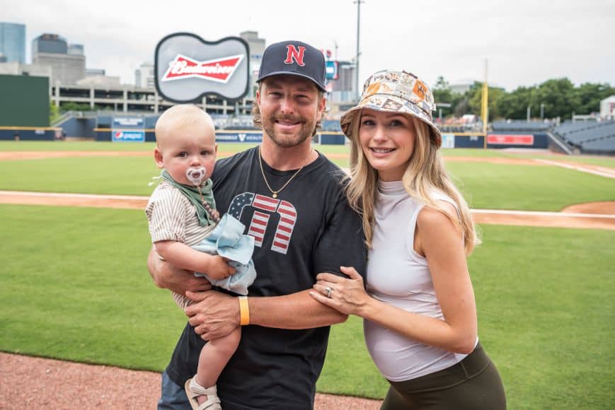 Chris Lane's Wife, Lauren Lane, Reveals Pregnancy Condition: 'I Am ...