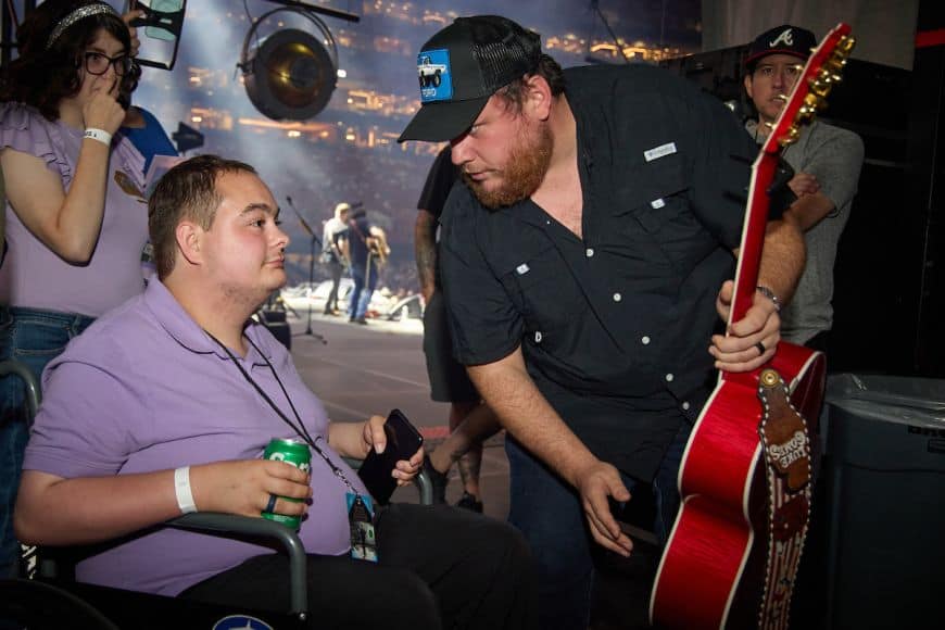Luke Combs Fulfills Fan's Dying Wish With Exclusive Concert Experience ...