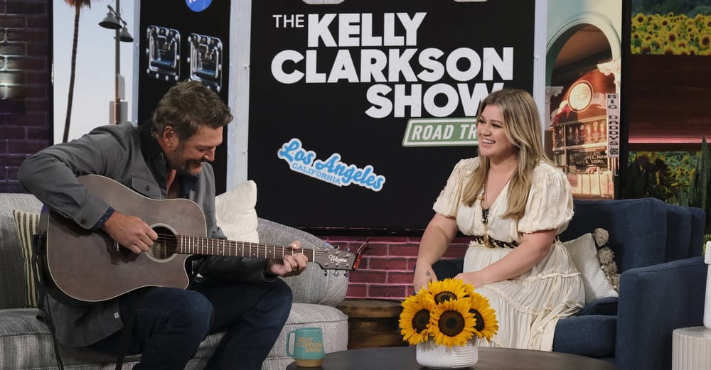 WATCH: Blake Shelton And Kelly Clarkson Perform Duet Of 'Austin' On ...