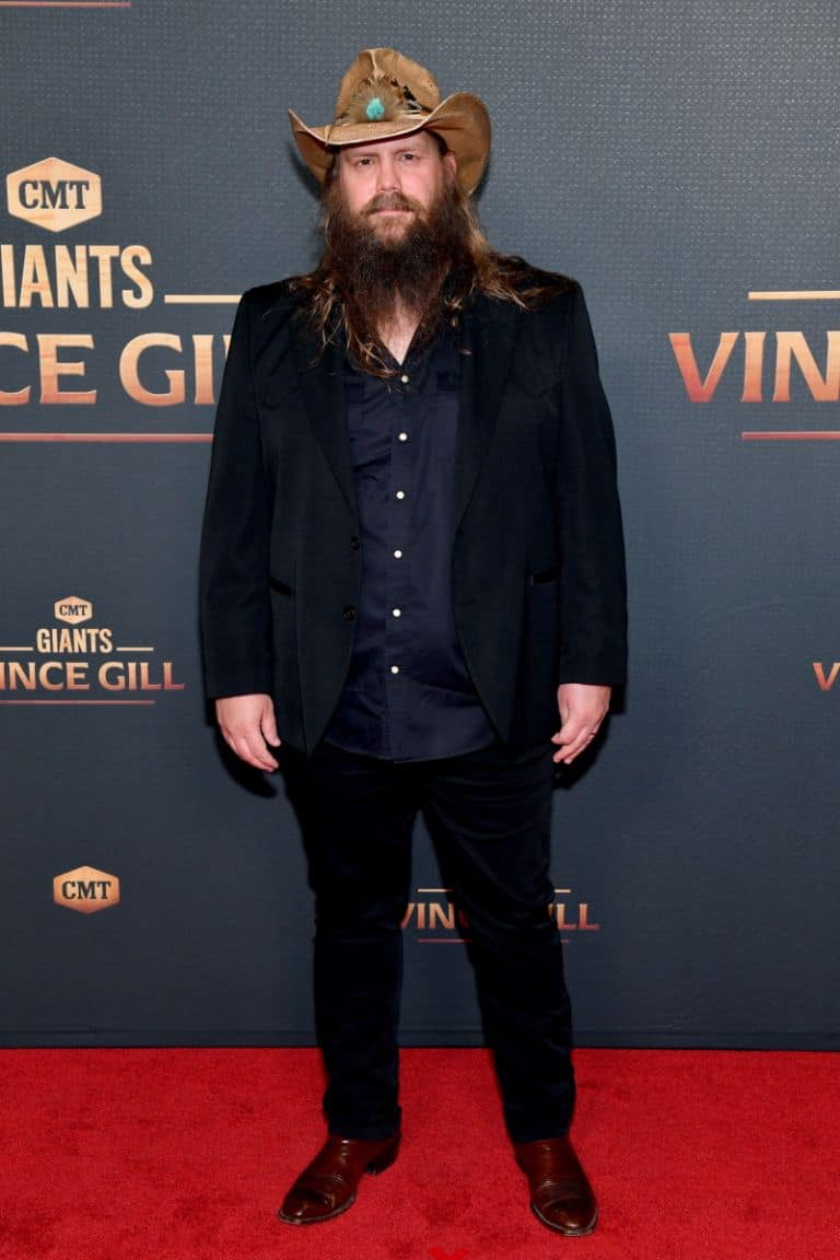 WATCH: Chris Stapleton Honors Vince Gill With Soulful Rendition Of ...