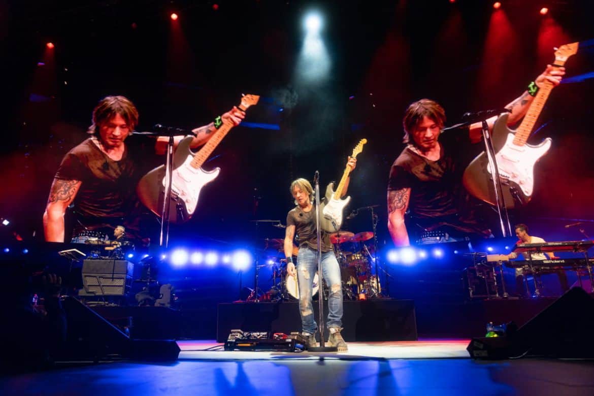 Keith Urban Creates ‘Utopian Existence’ For His Chicago Fans On The ...
