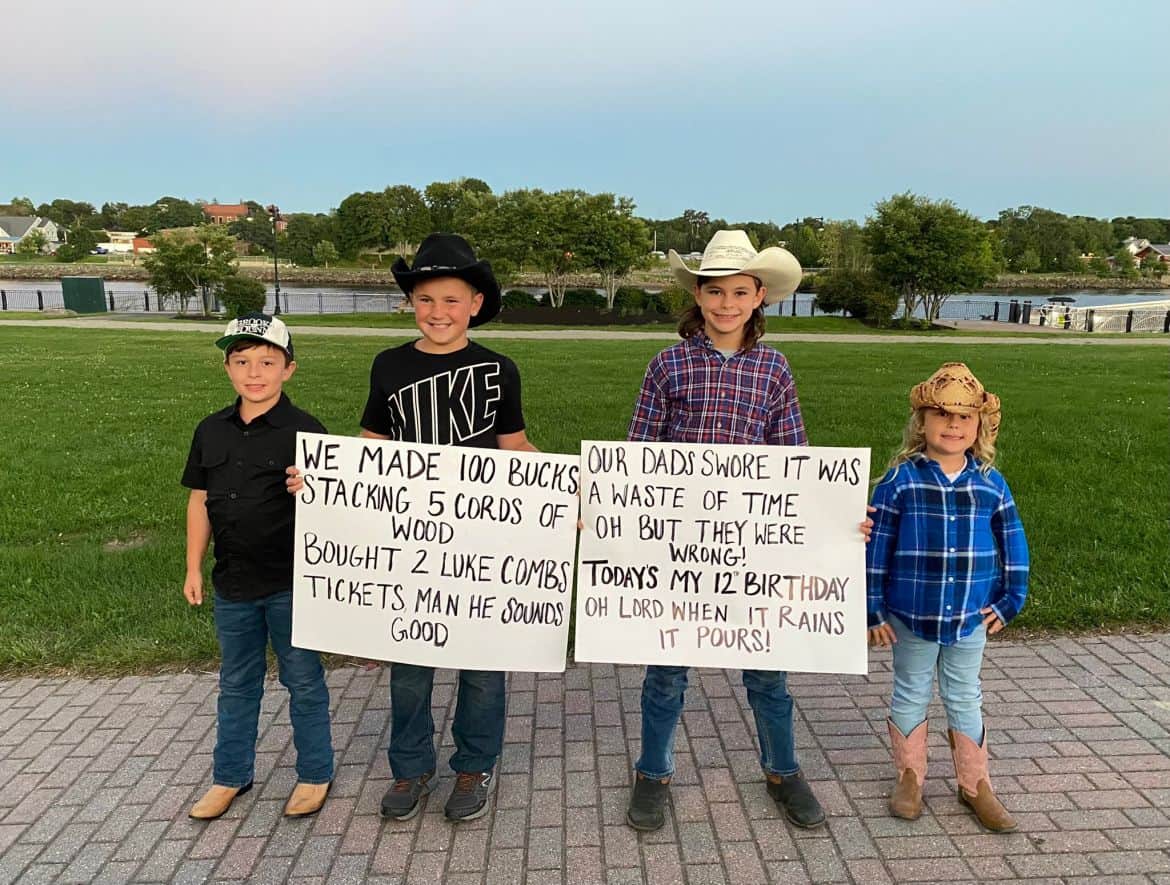 WATCH: Luke Combs Halts Concert To Reward Fans Who Stacked Wood To Buy ...