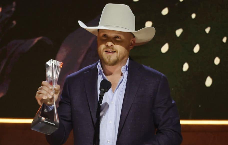Cody Johnson Sweetly Dedicates His CMT Artists Of The Year Win To His ...