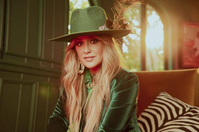 Lainey Wilson Breaks The Record For Shortest Gap Between No. 1 Hits On ...