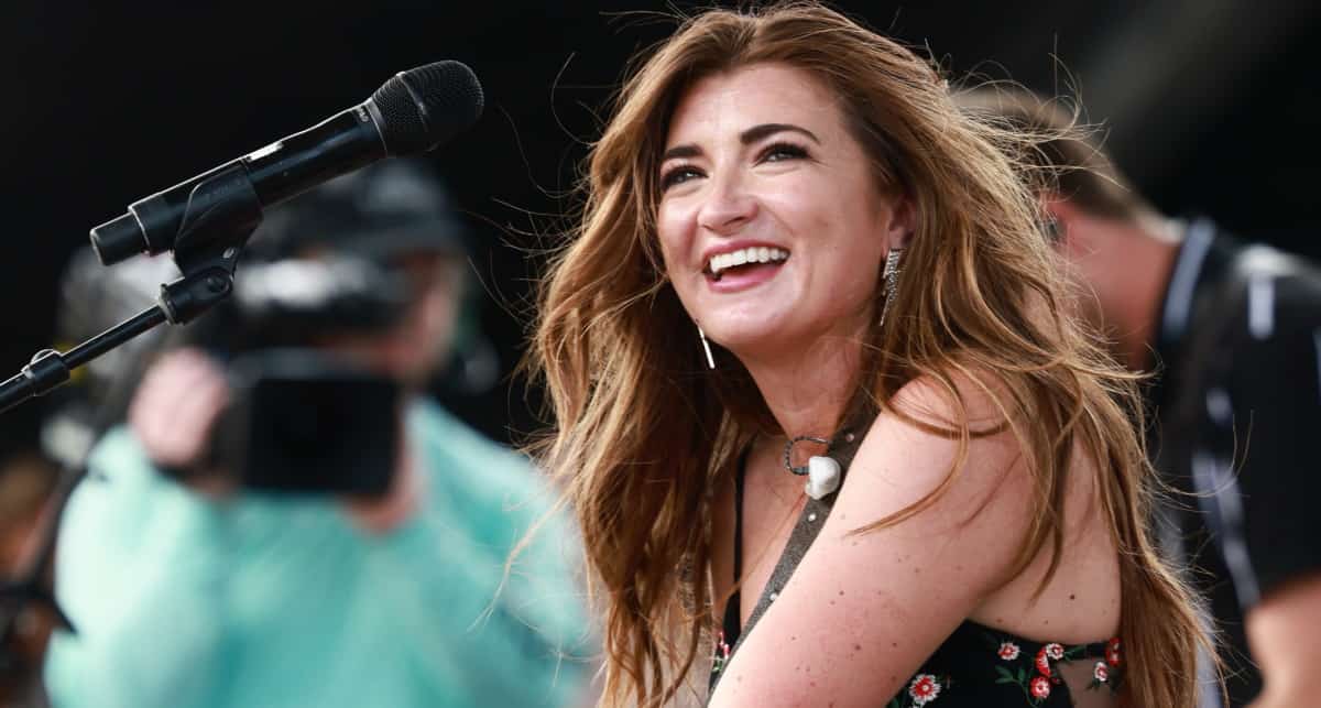 Tenille Townes Announces 2023 Side A + B Tour - Country Now