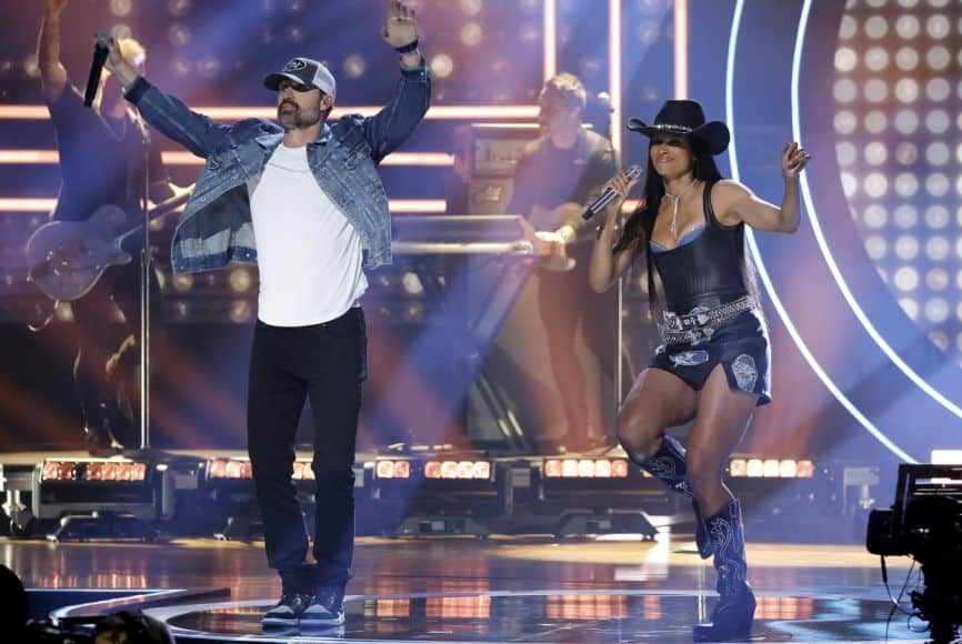 WATCH: Walker Hayes Teams Up With Ciara For Dance-Worthy 'Y'all Life ...
