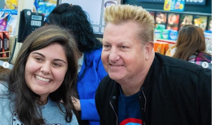 Gary LeVox Visits Tennessee Grocery Store, Surprises Customers with ...