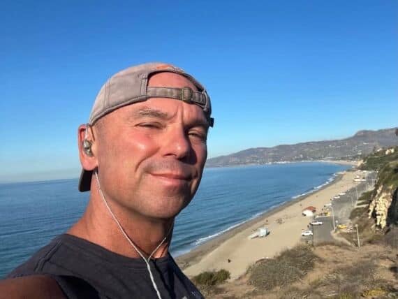 Kenny Chesney Confirms Hes Working On New Music Alongside Beachside Selfie Country Now