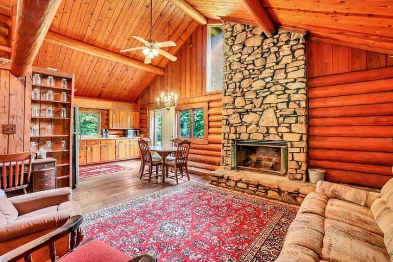 Willie Nelson's Former Tennessee Home Is Officially Up For Grabs At $2. ...