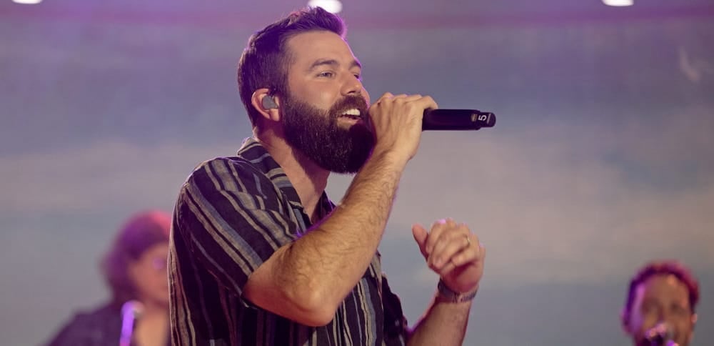 Jordan Davis Earns Fifth No.1 With 'What My World Spins Around,' Says ...