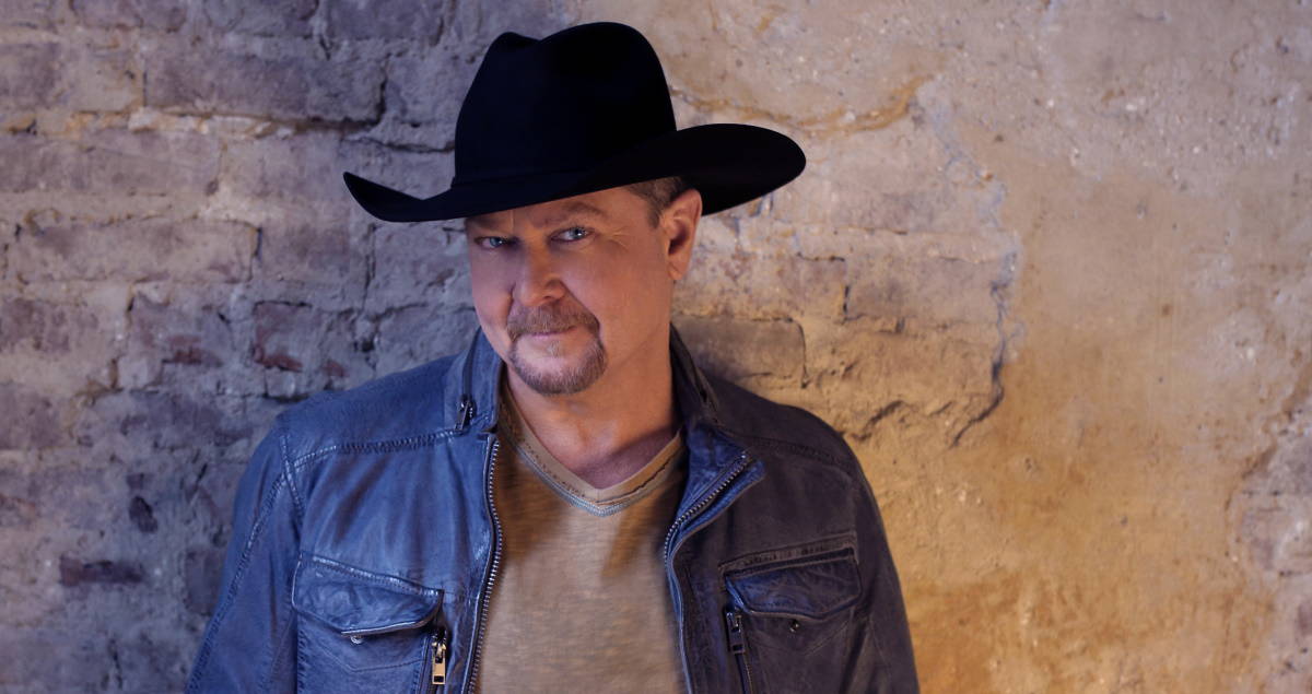 Tracy Lawrence To Receive 2023 CRS Artist Humanitarian Award: 'I Am ...
