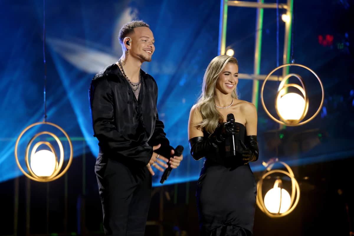 WATCH: Kane Brown and Katelyn Brown's CMT Music Awards Duet Has Fans ...