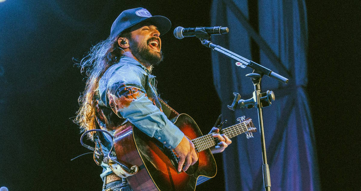 Ian Munsick Takes Listeners On A Trip To The West Throughout New Album ...