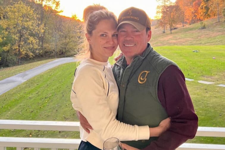 Clay Walker Reveals His Wife, Jessica, Suffered A Miscarriage at 20 ...