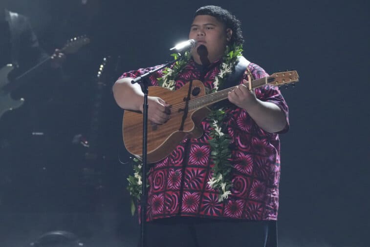 WATCH: 'Idol' Standout Iam Tongi Delivers Emotional Tribute To His Mother - Country Now