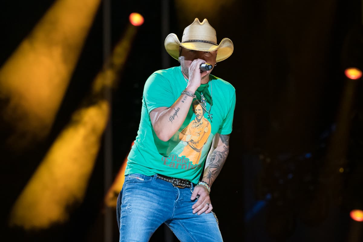 Setting The Record Straight: Luke Bryan Did Not Ask CMT To Pull His ...