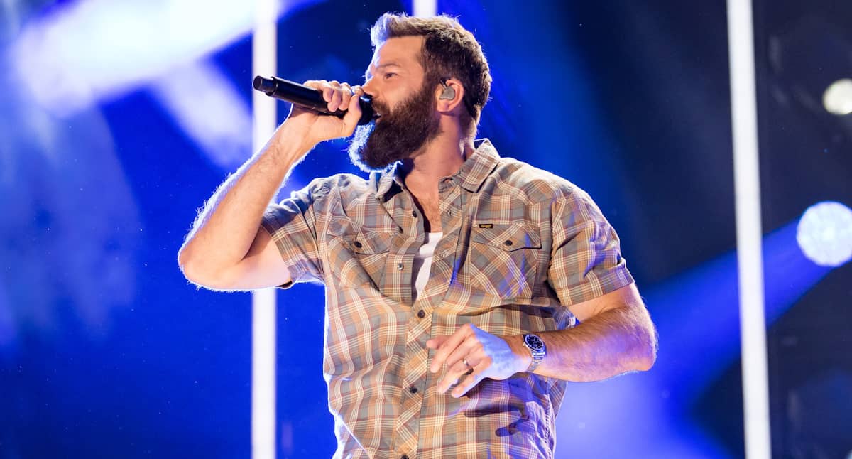 Jordan Davis Lights Up CMA Fest With Heartfelt Performance Of 'Buy Dirt ...